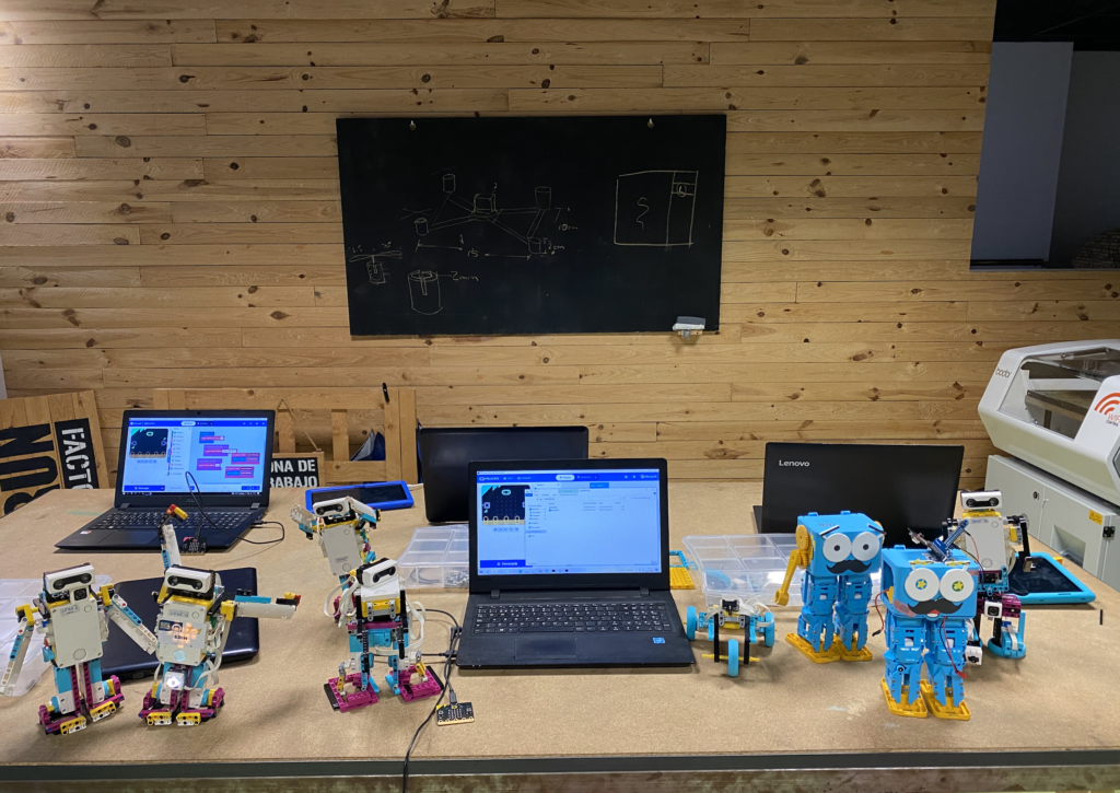 Robótica con Marty. Programación con Scratch. - DOPLAY